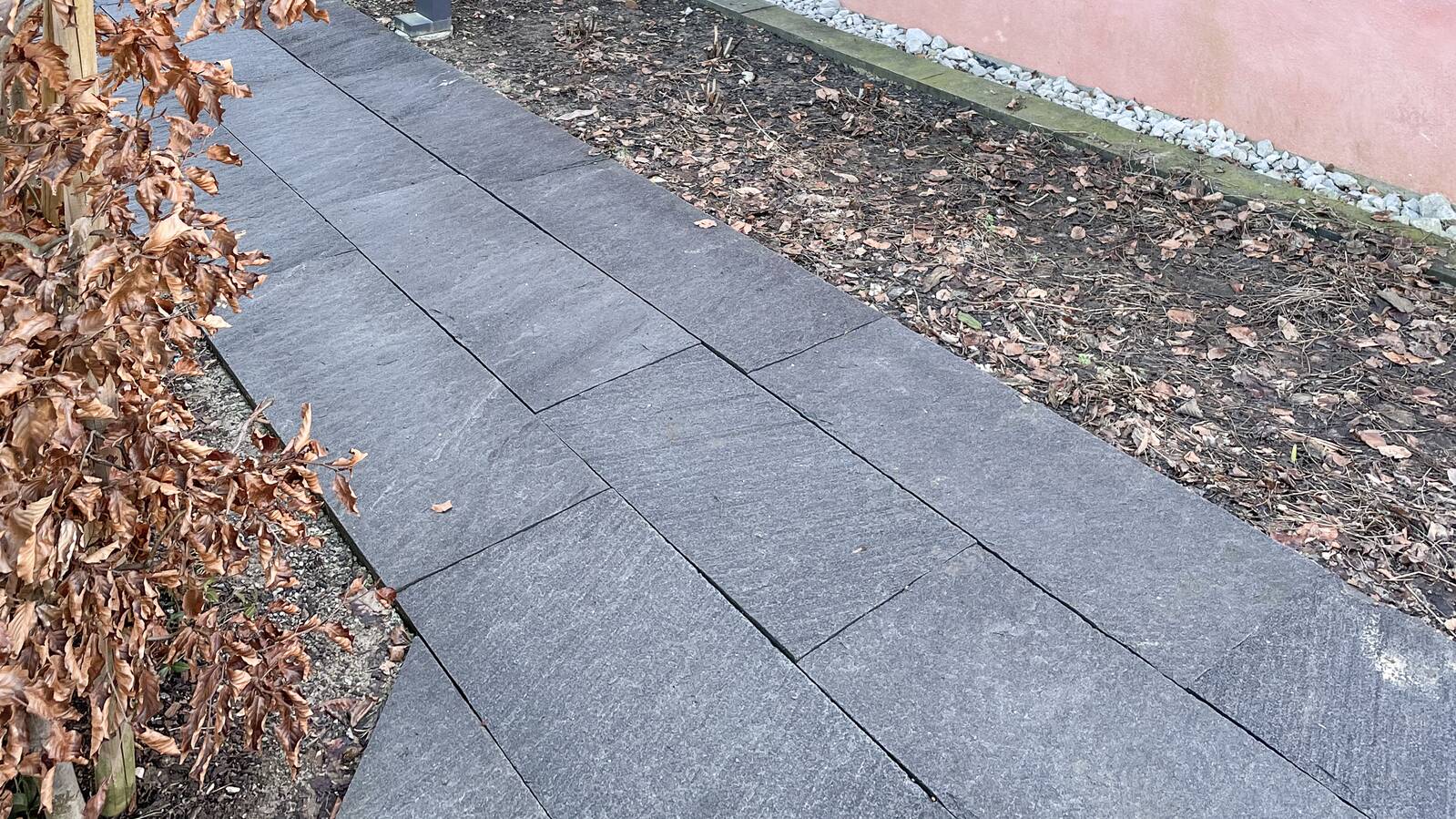 Bodenplatten in verschiedenen Materialien und Formaten - Fiorini Steinbruch